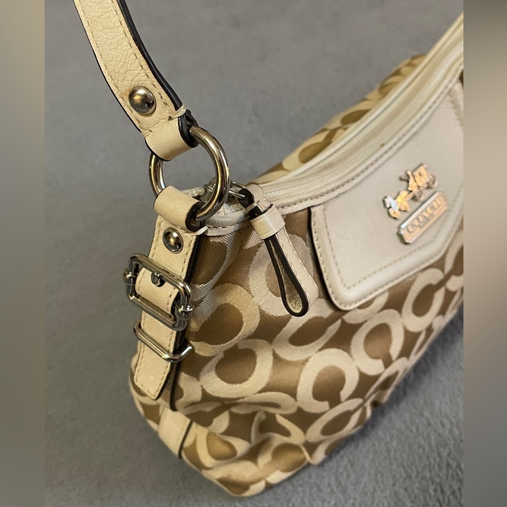 Coach Signature Purse - Gem